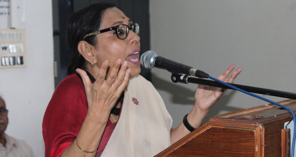 Editor tells students to seek the truth and report it - Top Journalism ...